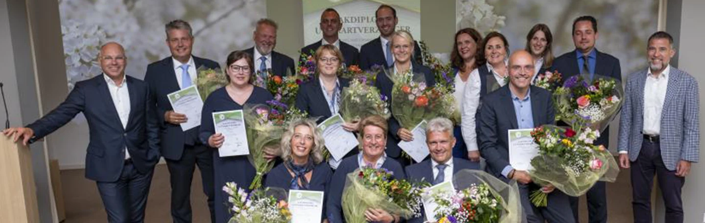 Nieuws: Monuta NaVU diploma-uitreiking 2023 | Monuta